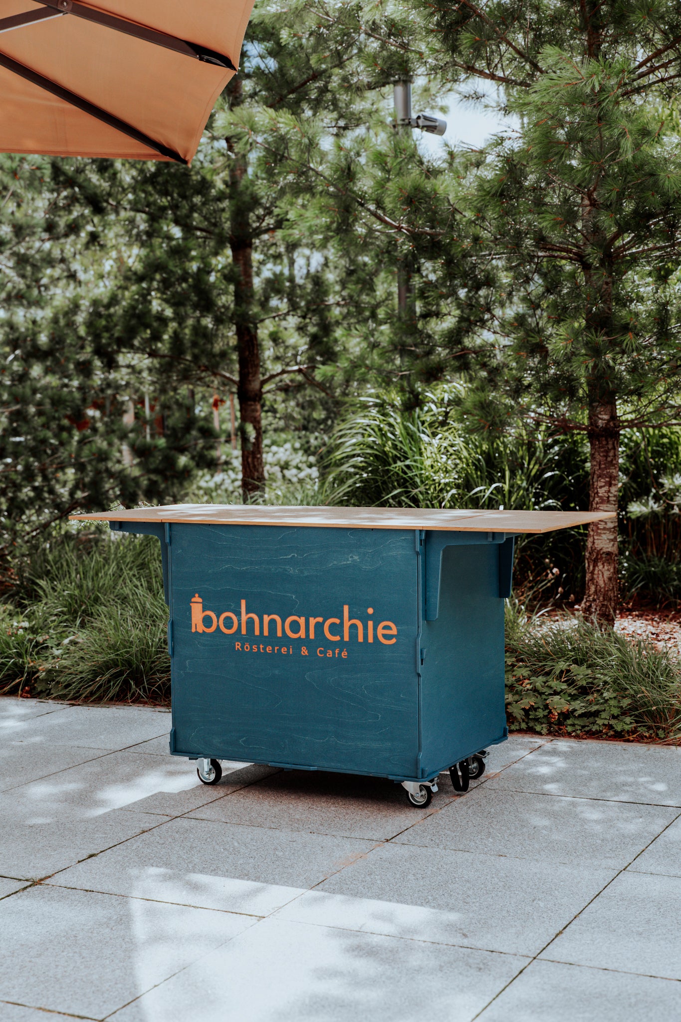Effortless Mobility with Our Customizable Mobile Display Cart – Cartssify